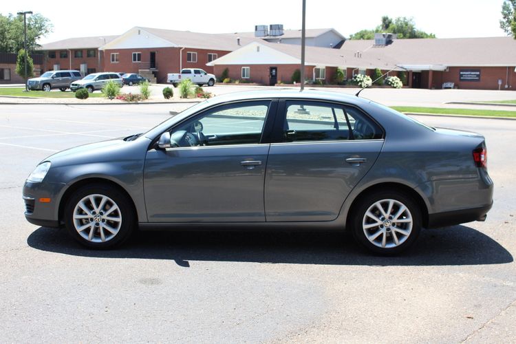 2010 Volkswagen Jetta SE PZEV | Victory Motors of Colorado