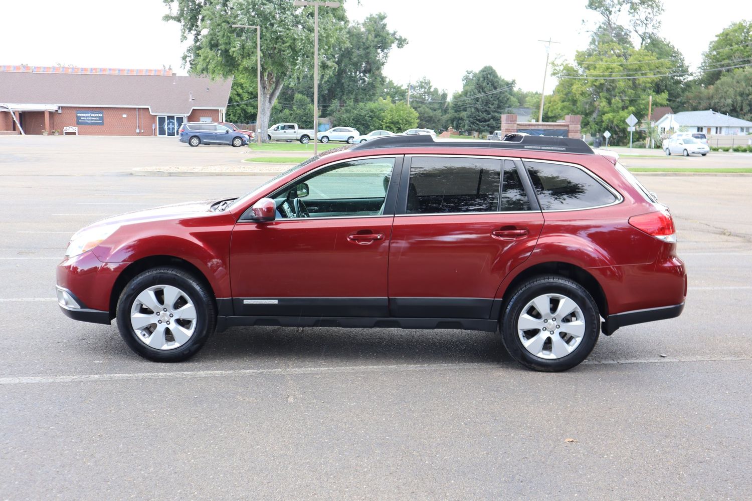 2011 Subaru Outback 2.5i Premium | Victory Motors of Colorado