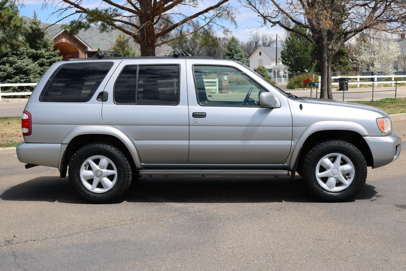 2000 Nissan Pathfinder Photos