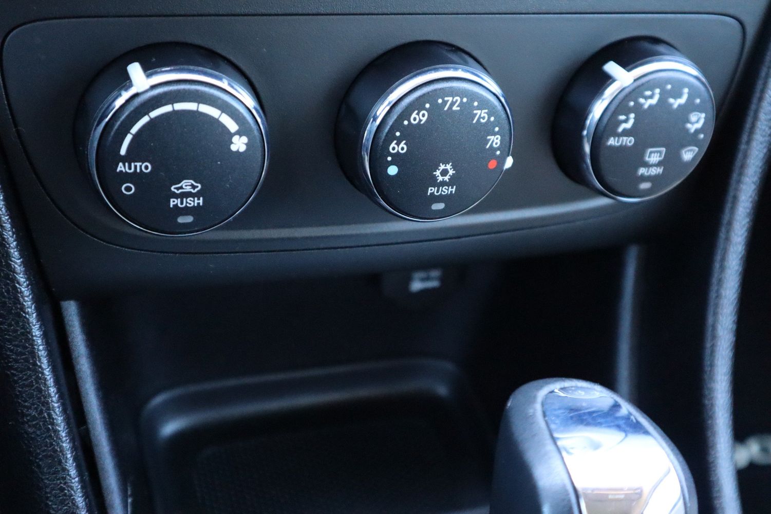 2013 Dodge Avenger SXT | Victory Motors of Colorado