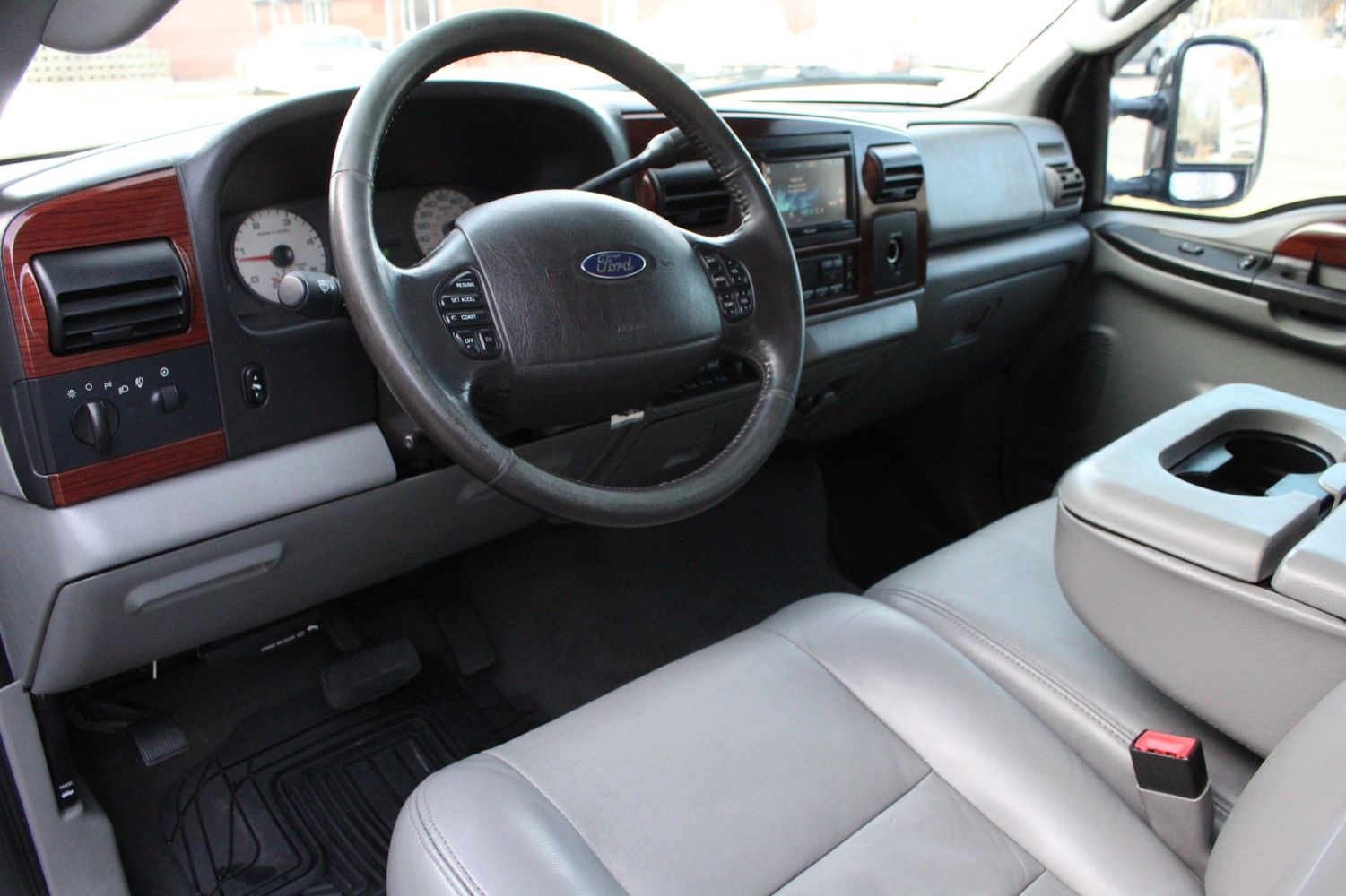 2006 Ford F-250 Super Duty Lariat | Victory Motors of Colorado