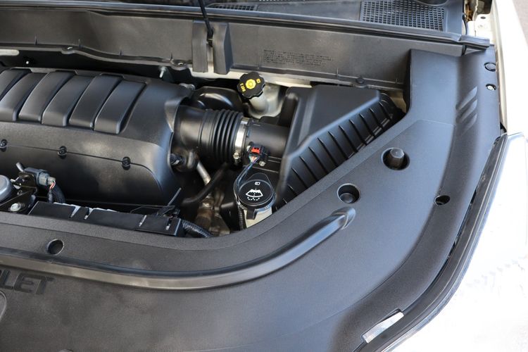 2012 Chevrolet Traverse 2LT | Victory Motors of Colorado