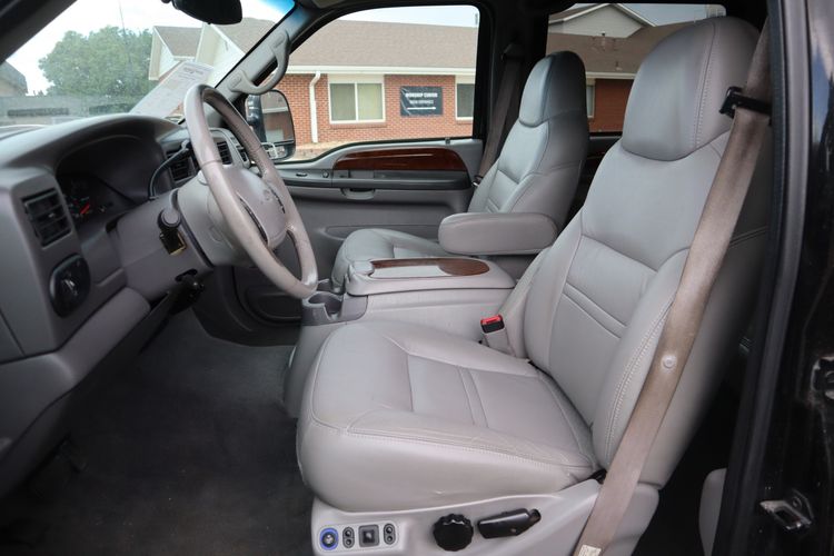 2000 Ford Excursion Limited | Victory Motors of Colorado