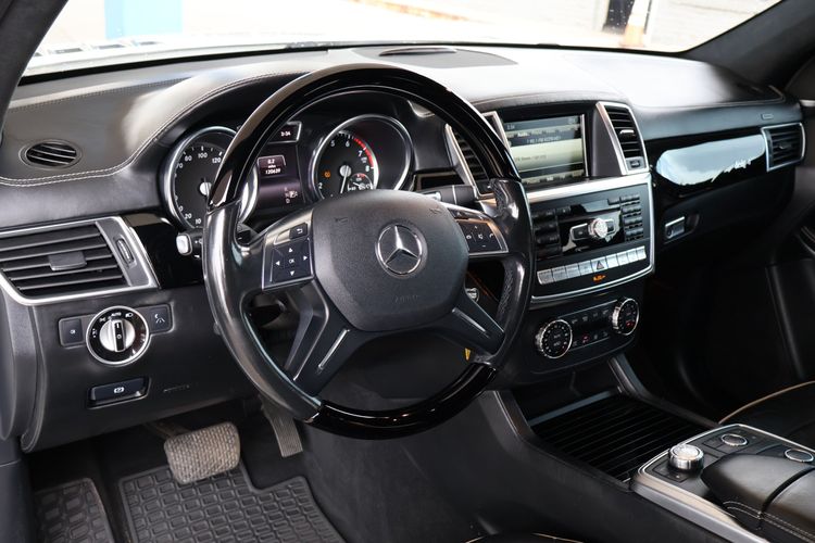 2016 Mercedes-Benz GL-Class GL 550 4MATIC | Victory Motors of Colorado