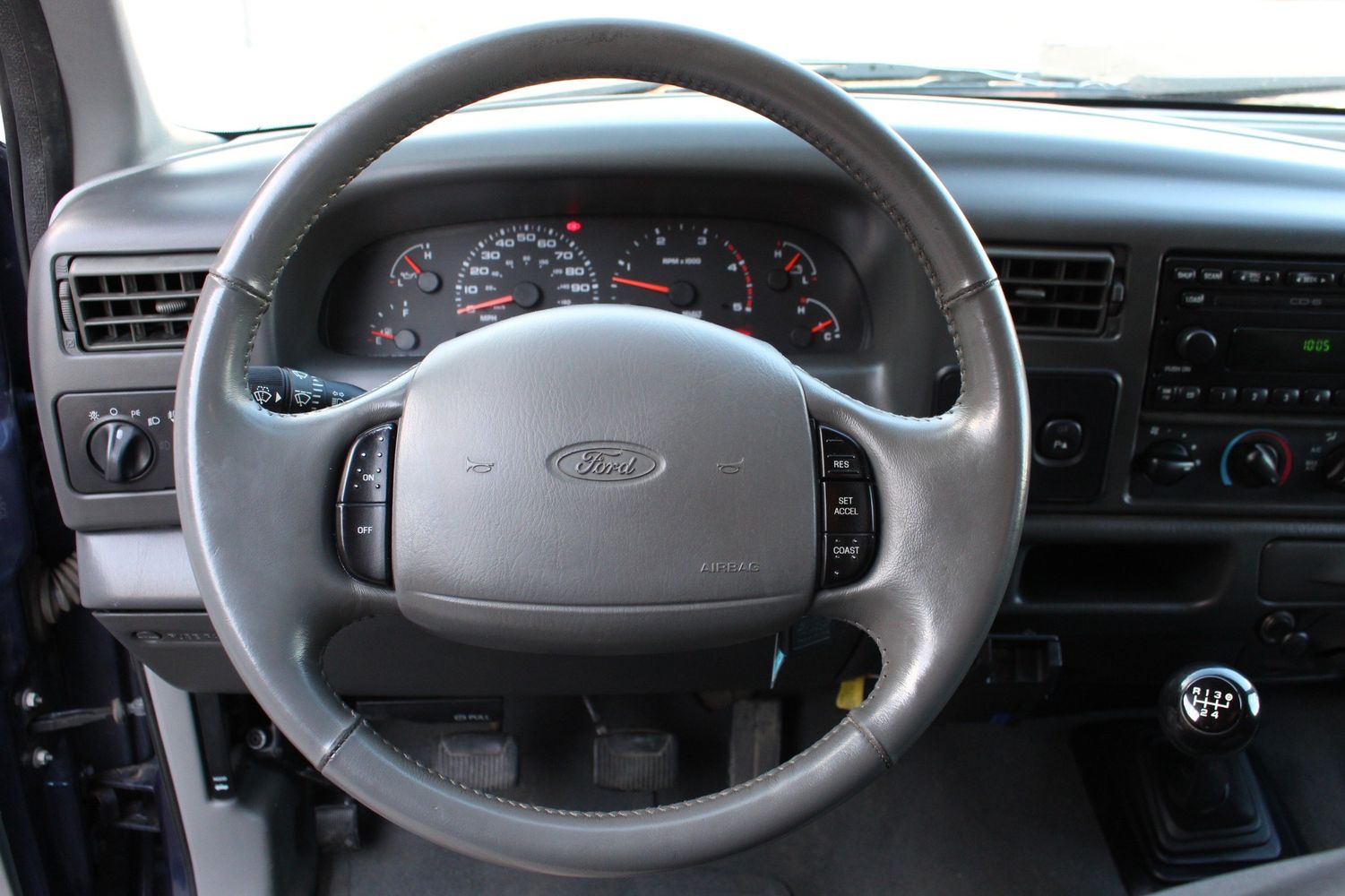 2002 Ford F-350 Super Duty Lariat | Victory Motors of Colorado