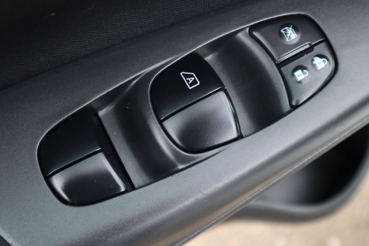 2014 Nissan Sentra SV | Victory Motors of Colorado