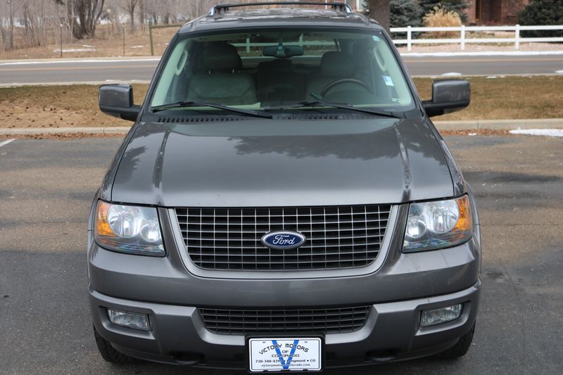2005 Ford Expedition Photos