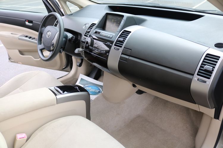 2005 Toyota Prius Hybrid | Victory Motors of Colorado