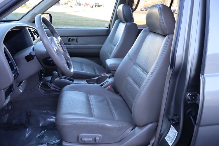 2003 Nissan Pathfinder SE | Victory Motors of Colorado