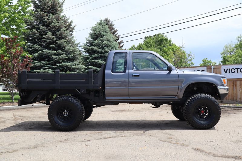 1989 Toyota Hilux Photos