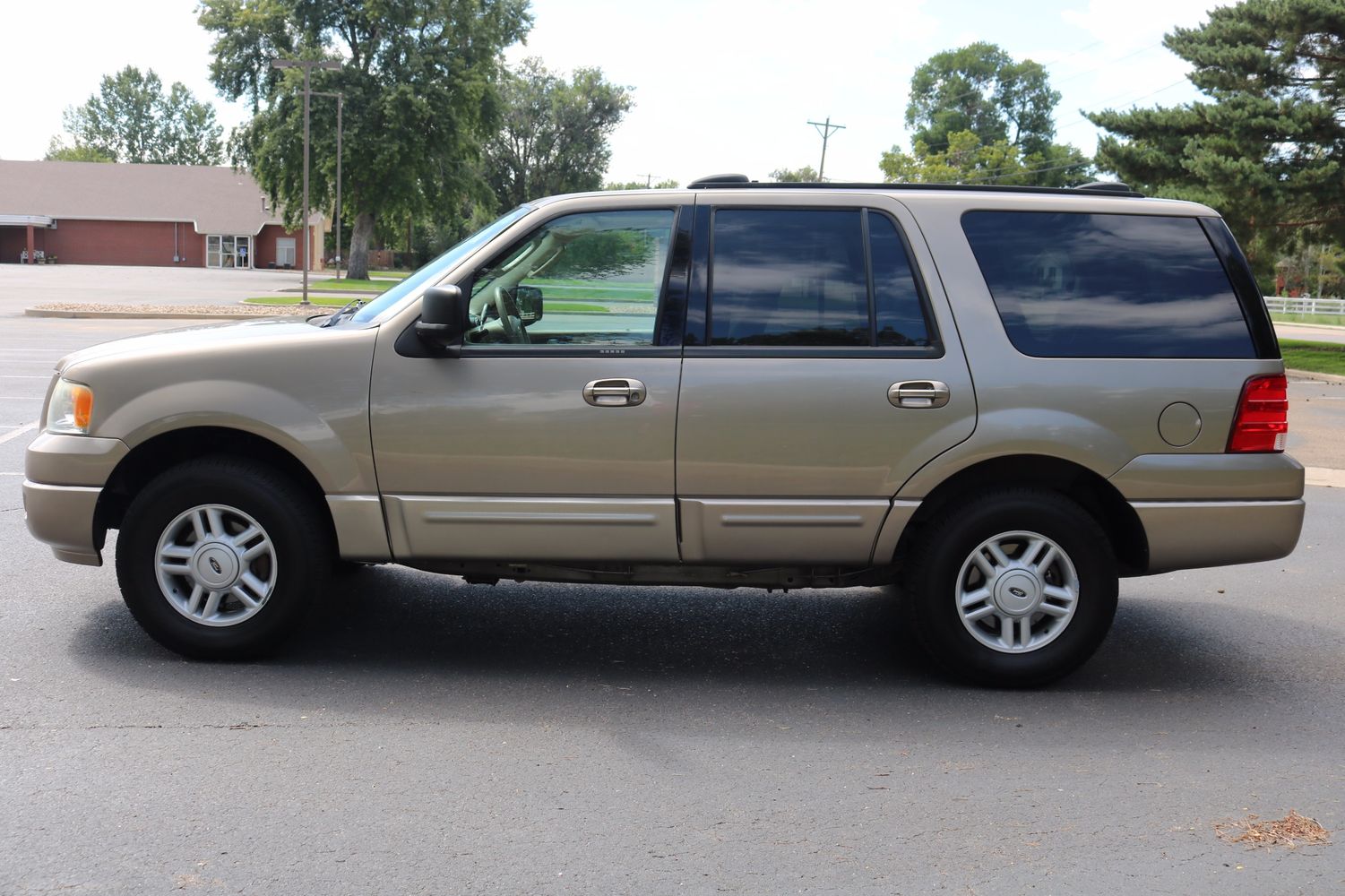 2003 Ford Expedition XLT | Victory Motors of Colorado