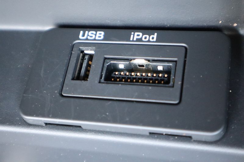 2011 LNDR Range Rover Sport Photos