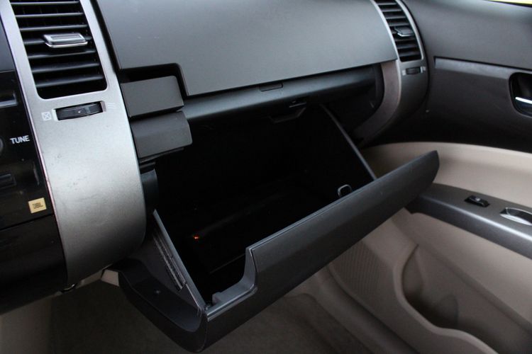 2004 Toyota Prius | Victory Motors of Colorado