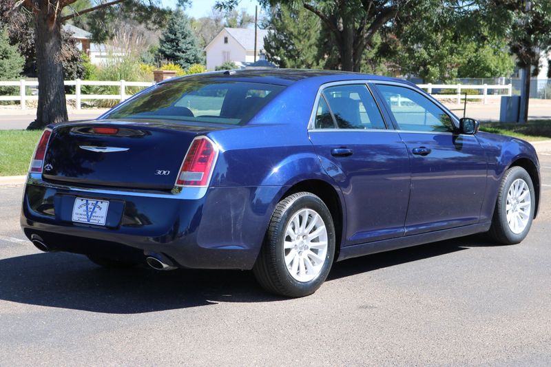 2013 Chrysler 300 Photos
