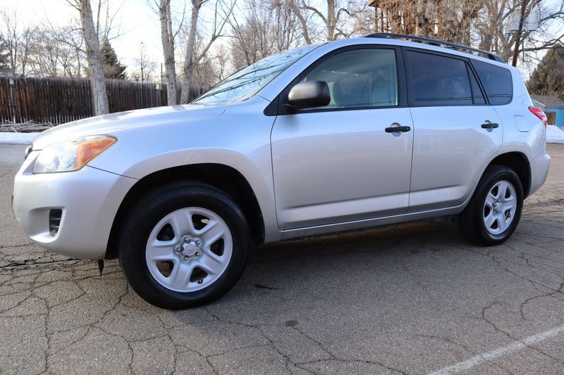 2011 Toyota RAV4 Photos