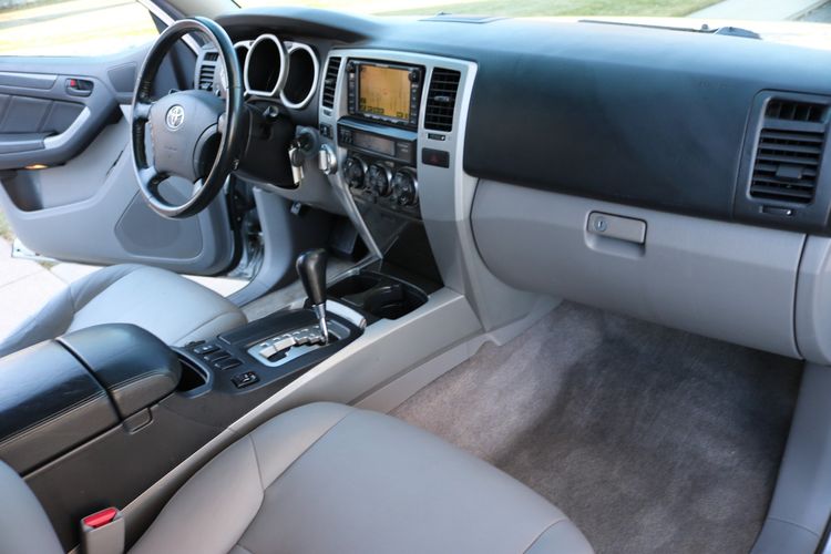 2005 Toyota 4Runner Limited | Victory Motors of Colorado