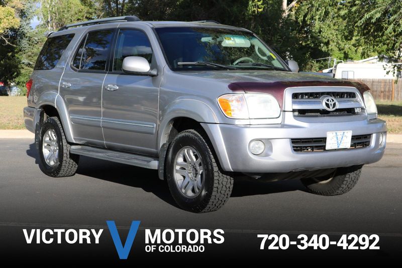 2005 Toyota Sequoia Photos