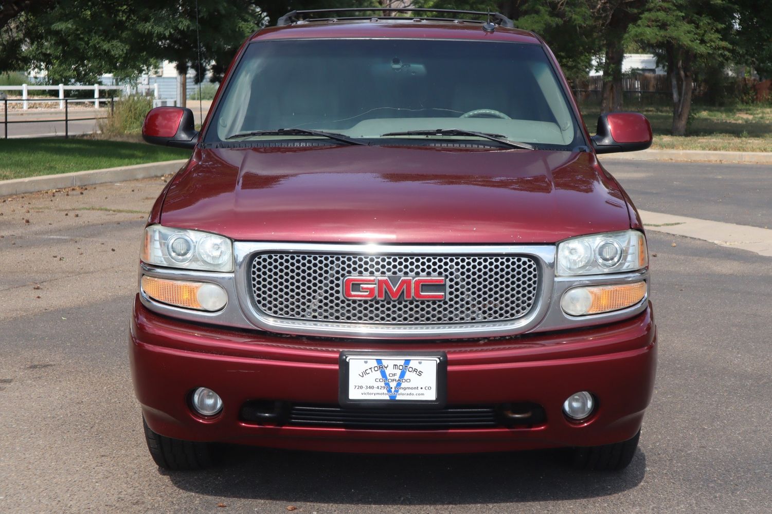 2002 GMC Yukon Denali | Victory Motors of Colorado