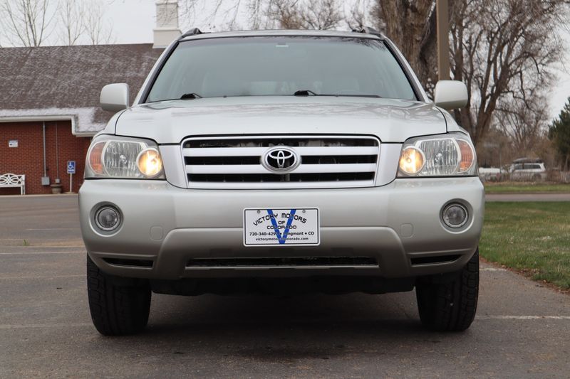 2004 Toyota Highlander Photos