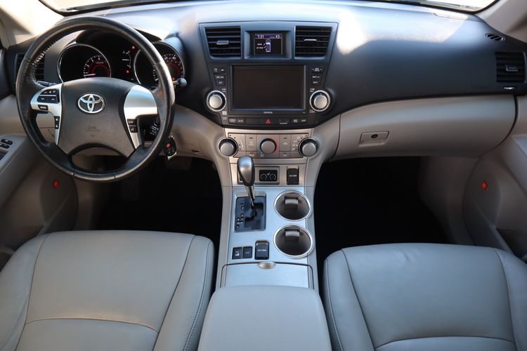 2012 Toyota Highlander | Victory Motors of Colorado
