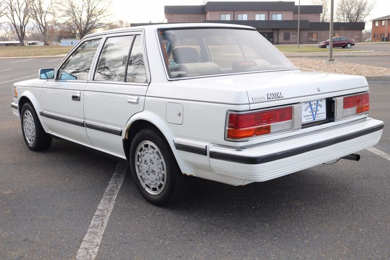 1986 Nissan Maxima Photos