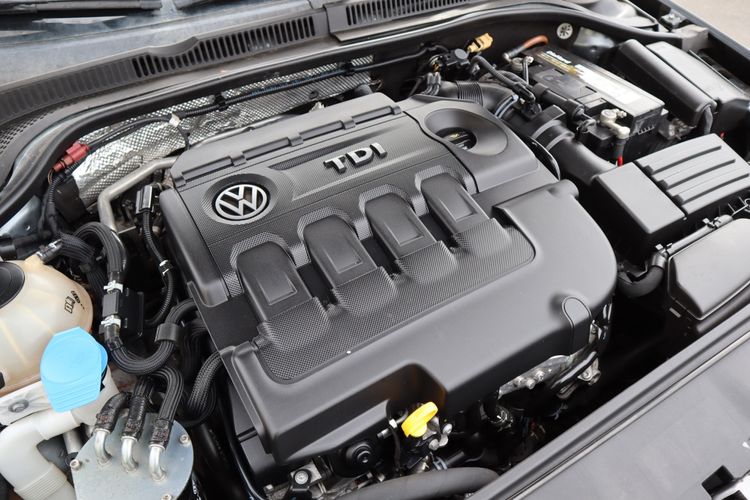 2015 Volkswagen Jetta TDI SEL | Victory Motors of Colorado