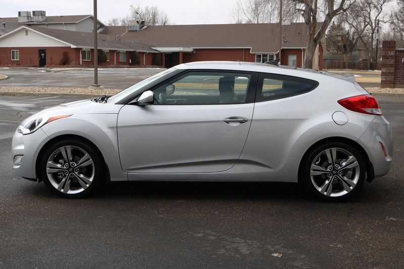 2016 Hyundai Veloster Photos
