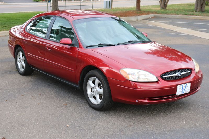 2001 Ford Taurus Photos