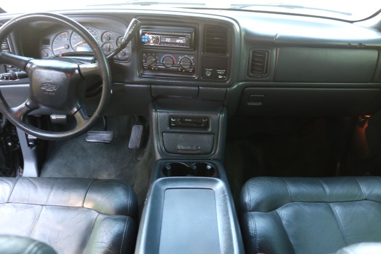 2001 Chevrolet Silverado 2500HD LT | Victory Motors of Colorado