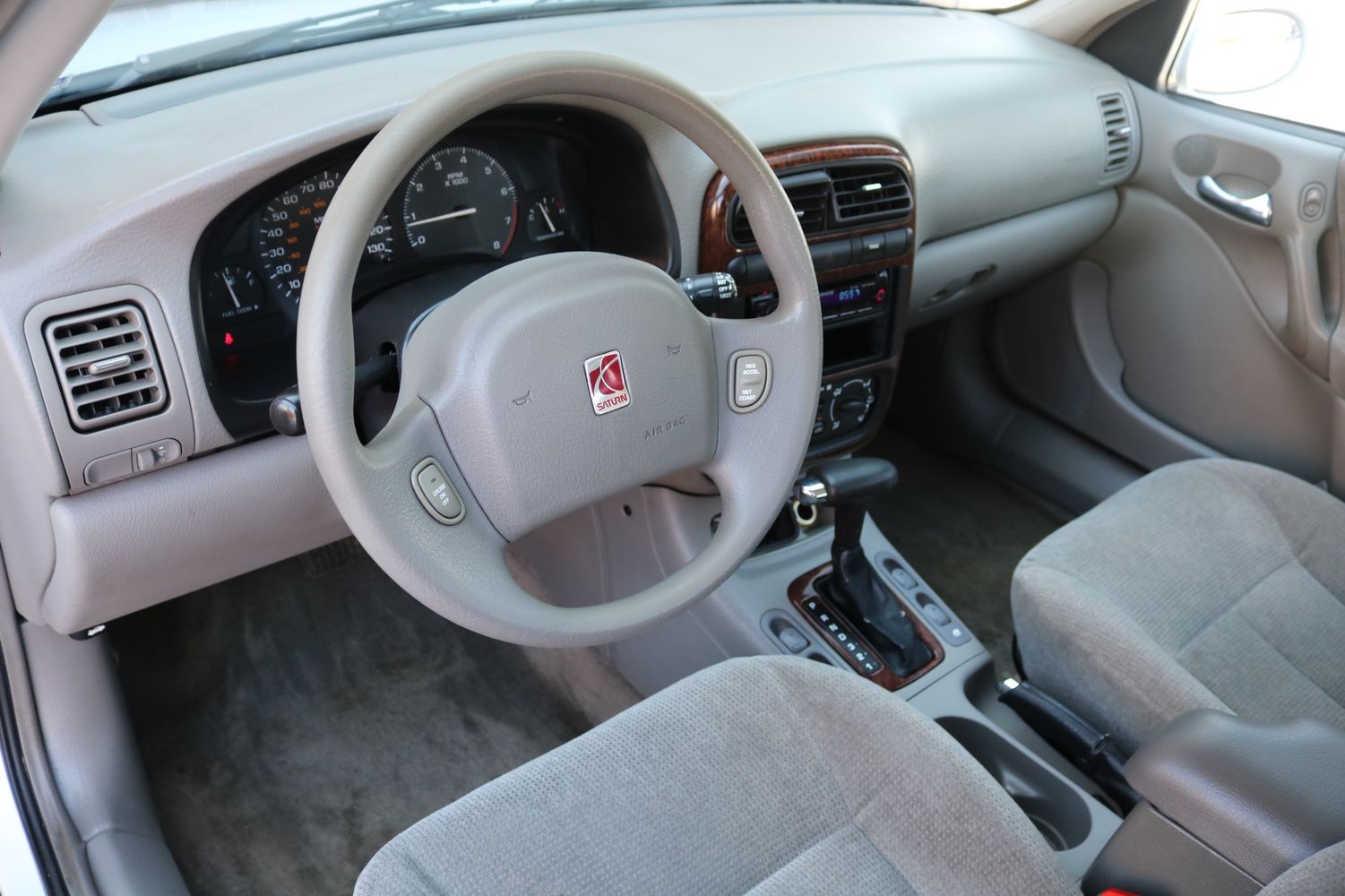 2000 Saturn L-Series LW1 | Victory Motors of Colorado
