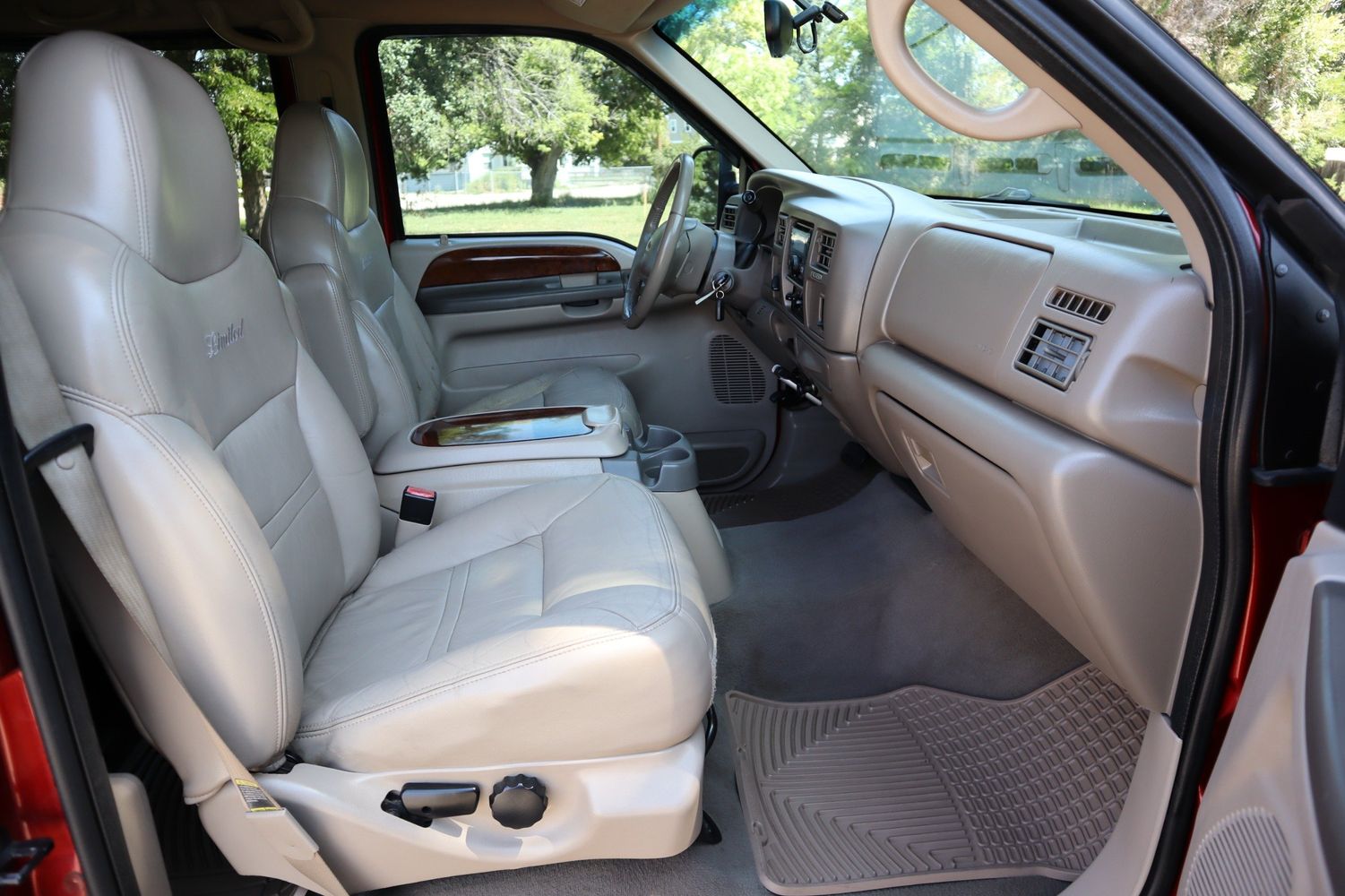 2001 Ford Excursion Limited | Victory Motors of Colorado