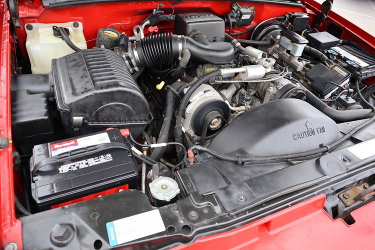 1999 GMC Suburban K1500 SLT | Victory Motors of Colorado