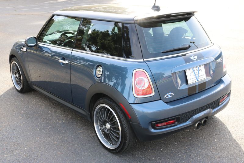 2011 MINI Cooper Photos