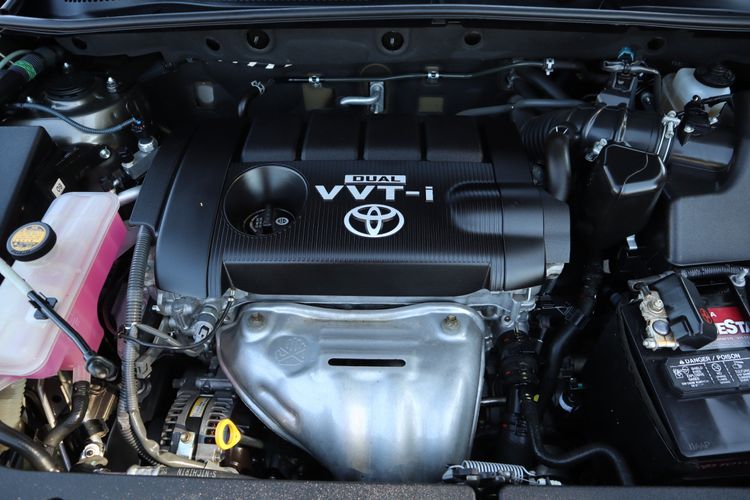 2011 Toyota RAV4 Base | Victory Motors of Colorado