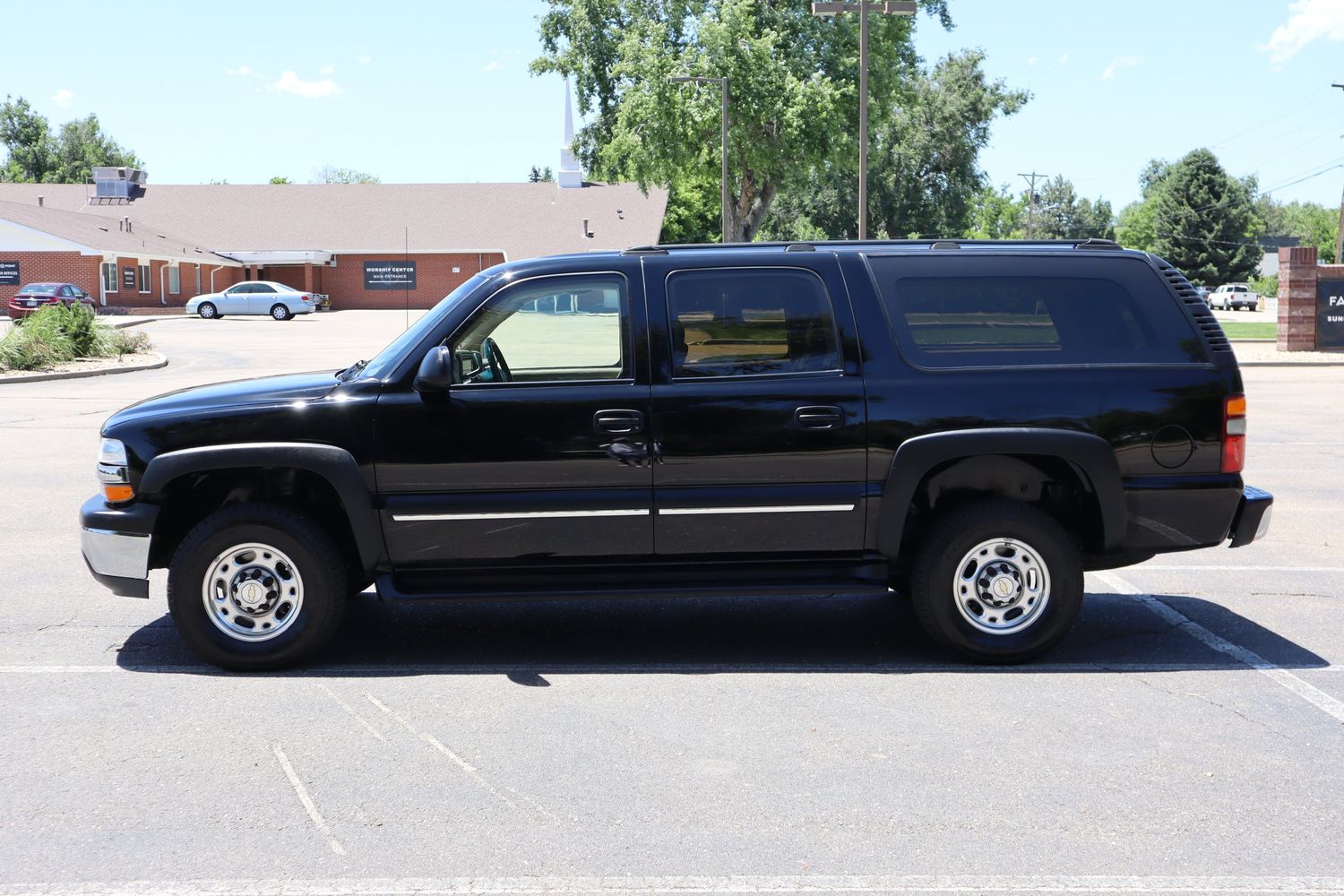 2003 Chevrolet Suburban 2500 LS | Victory Motors of Colorado