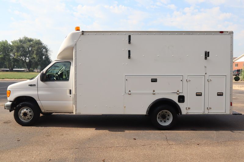 2004 Ford E-450 SD Photos