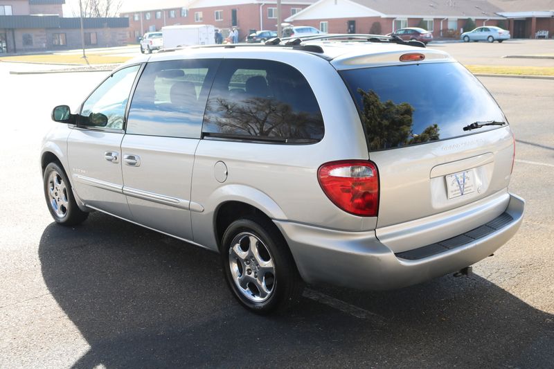 2001 Dodge Grand Caravan Photos