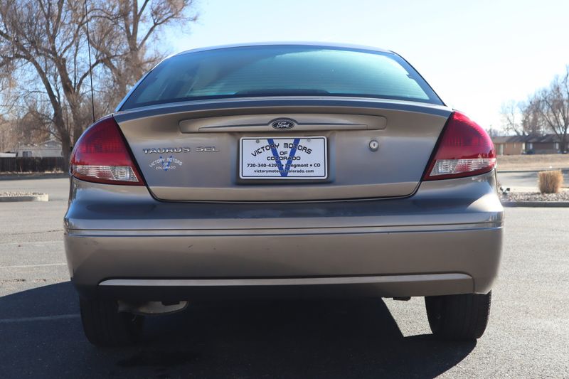 2007 Ford Taurus Photos