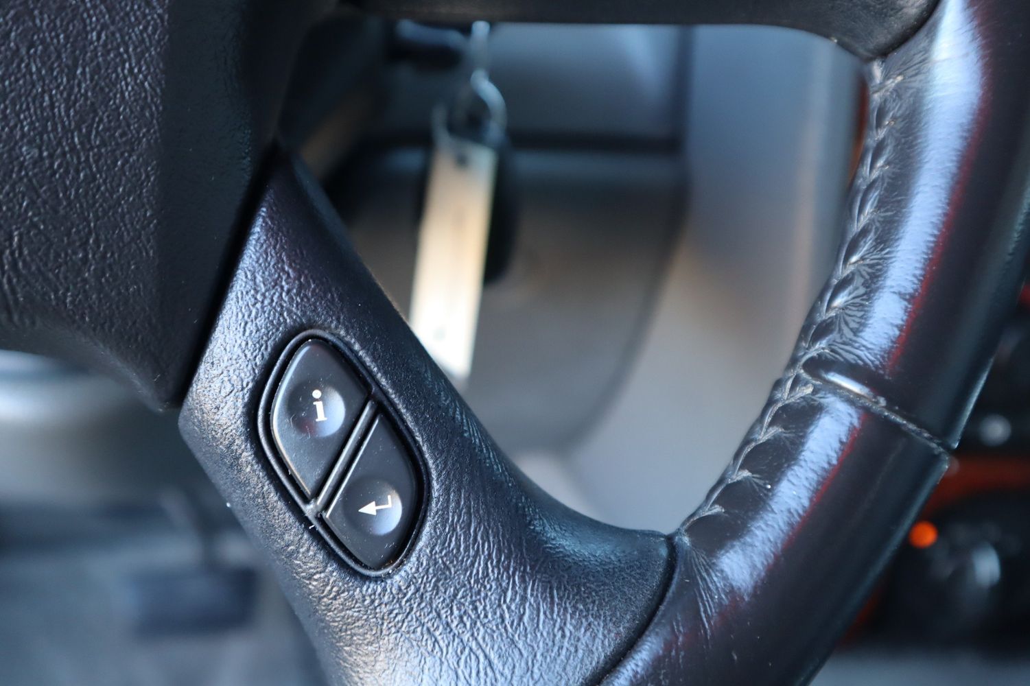 2008 GMC Envoy SLT | Victory Motors of Colorado