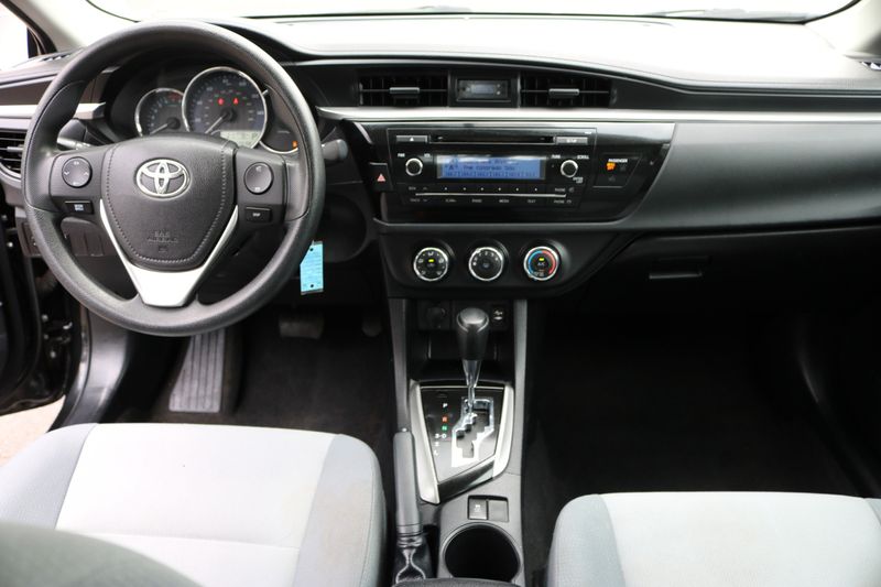 2015 Toyota Corolla Photos