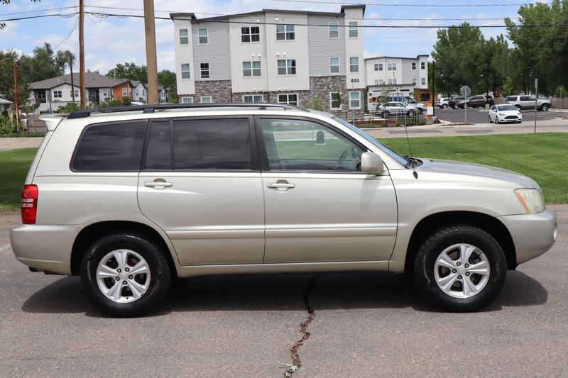 2003 Toyota Highlander Photos