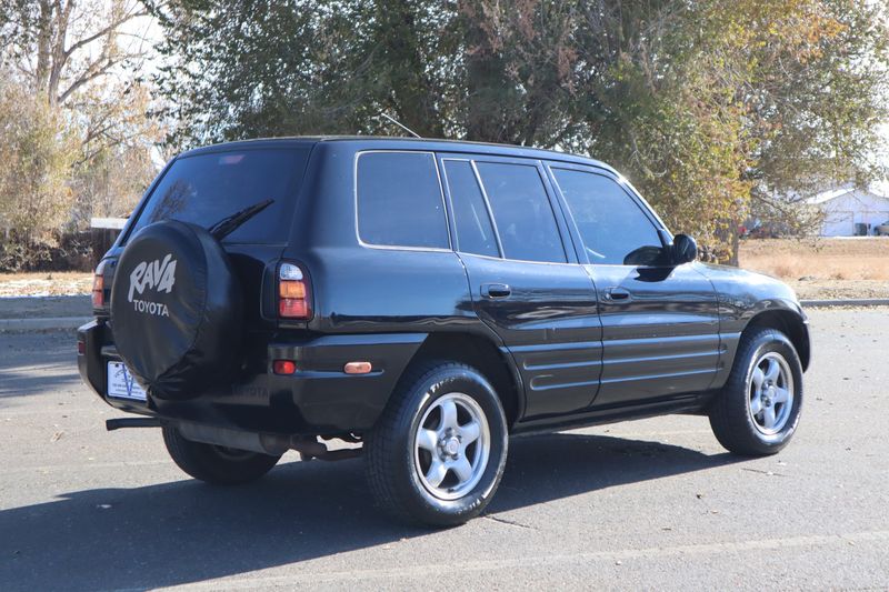1999 Toyota RAV4 Photos