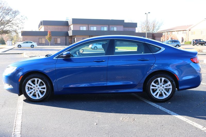 2015 Chrysler 200 Photos