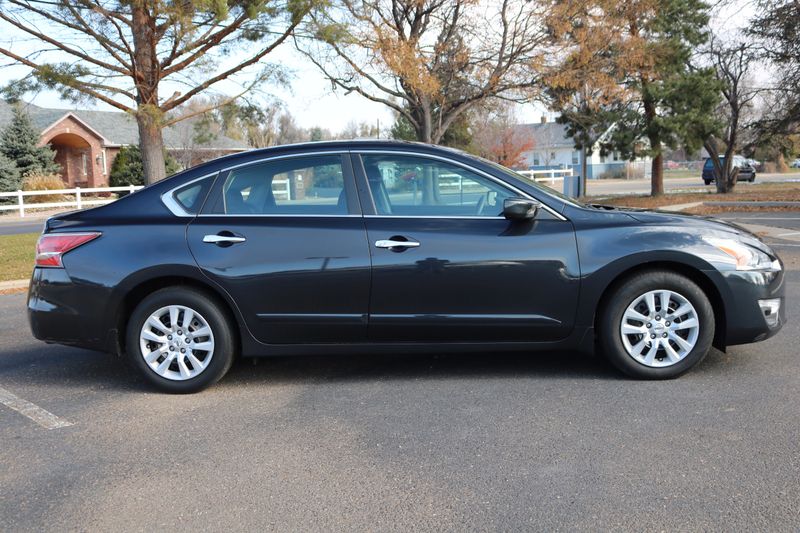 2015 Nissan Altima Photos