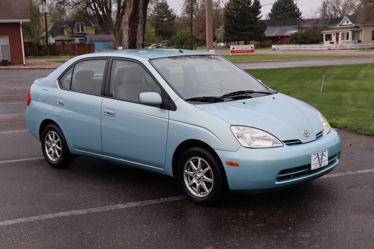 2002 Toyota Prius Base | Victory Motors of Colorado
