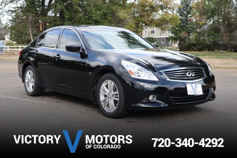 2015 INFINITI Q40 Photos