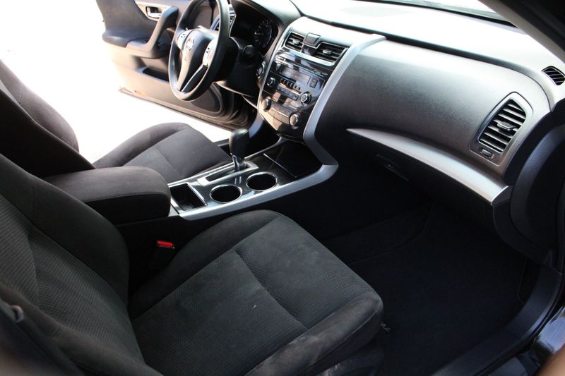 2014 Nissan Altima Photos
