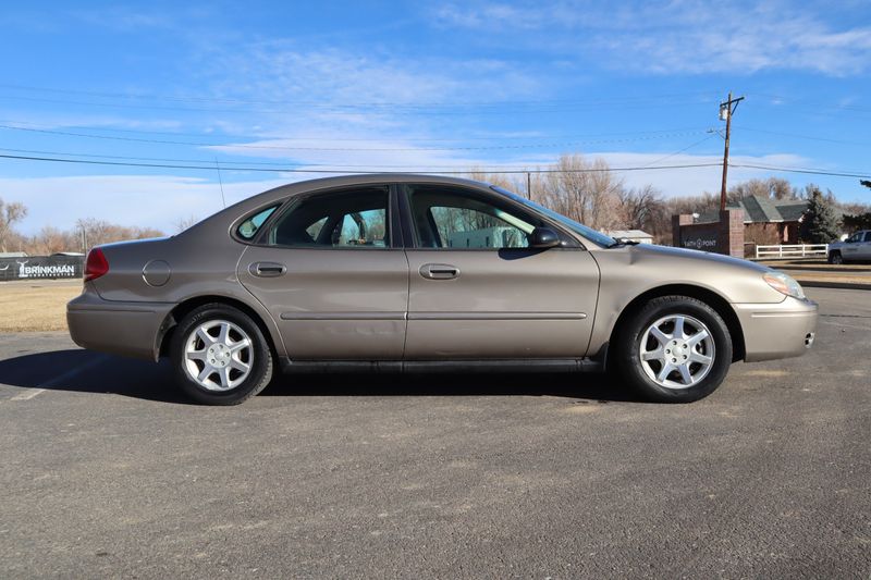 2007 Ford Taurus Photos