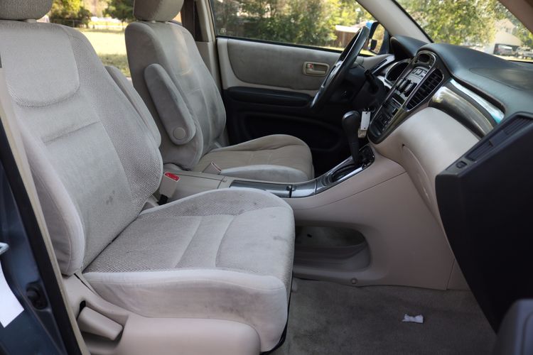 2003 Toyota Highlander AWD | Victory Motors of Colorado