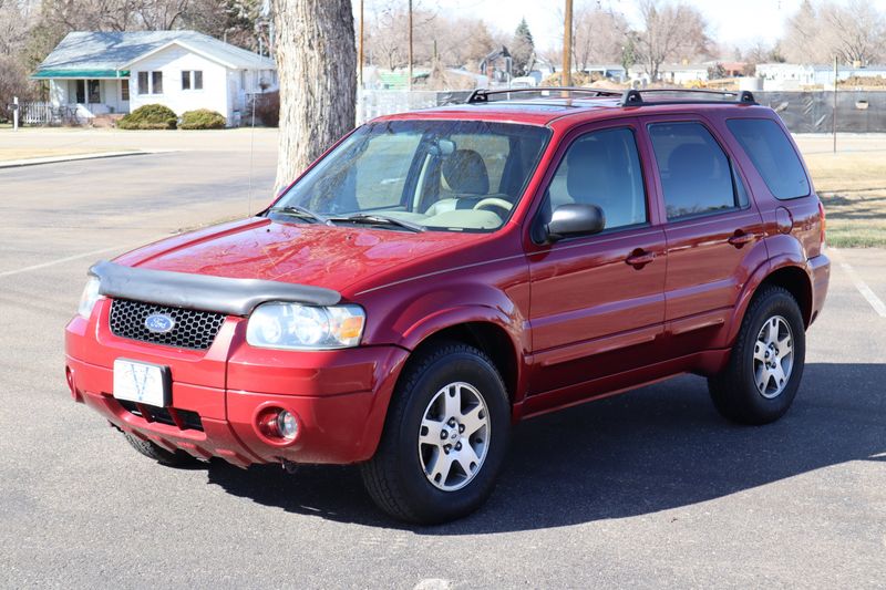 2005 Ford Escape Photos